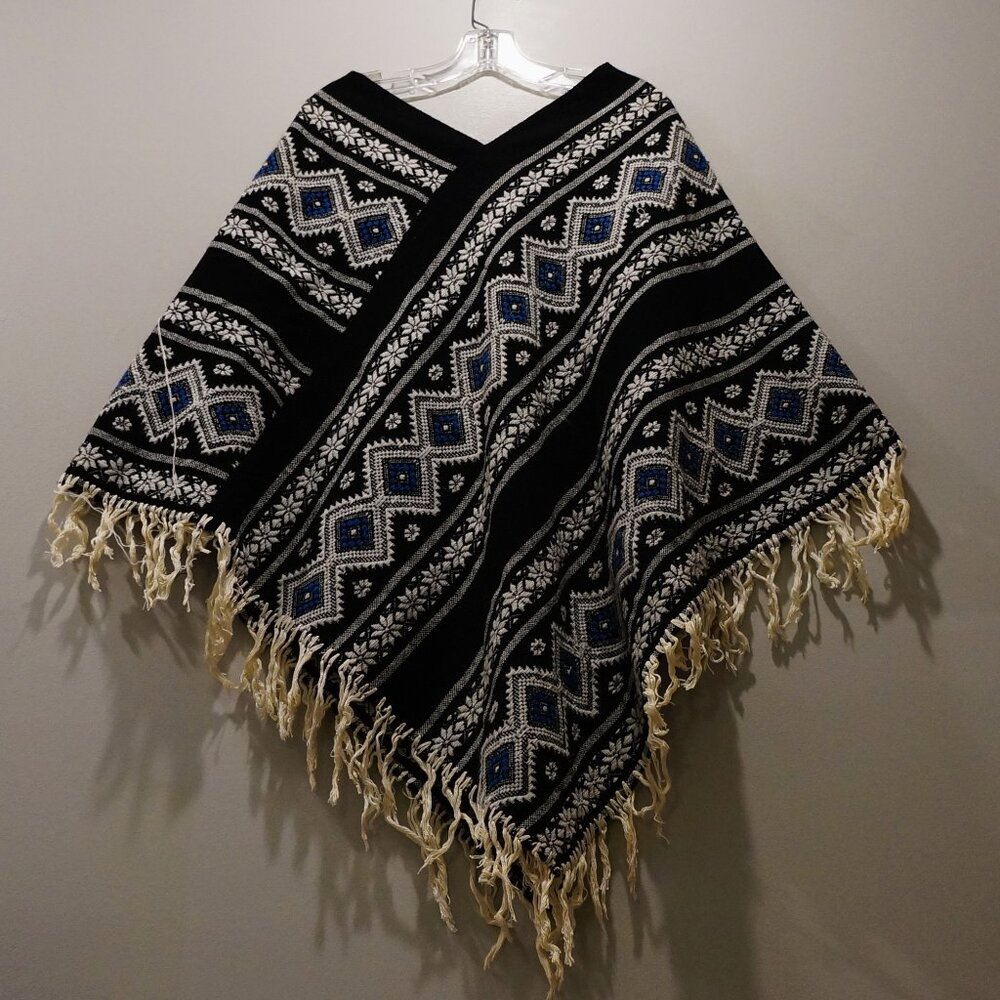 1960 Vintage Peruvian Alpaca Wool Poncho White & Blue… - Gem